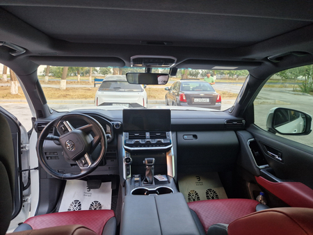 Продам Toyota Land Cruiser 300