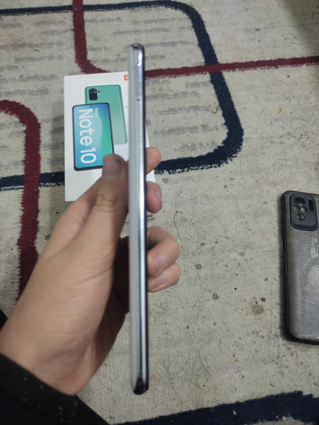 Redmi note 10 srochna 180$ dolr naxd