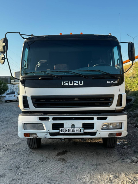 Isuzu tigach EXZ 51 sotiladi yili 2009 10 ta gaz baloni 100 lik