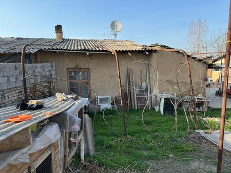 Продам участок с домом, в Янгиюльском районе