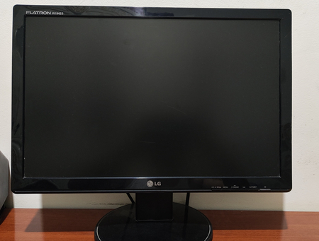 LG монитор для компьютера