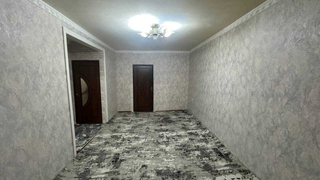 Срочно продаётся 2х комнатная квартира 2 этаже середина Ул: Гагарина
