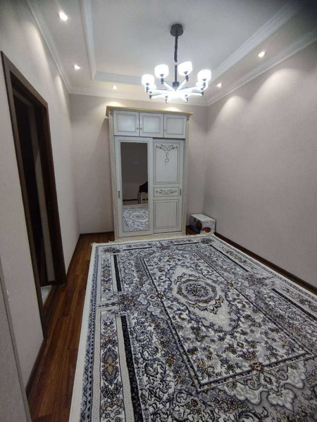 4 ta toza-ozoda turadigan qizlar kerak