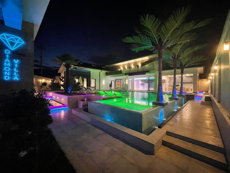 Сдается новая Хай-тек дача Diamond Villa  около Бочке