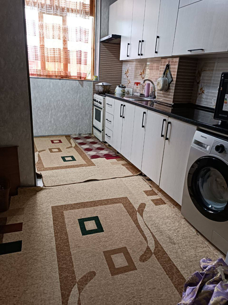 Qora qamish 1/4 manzil:Andalus {3-hona/4/4} Razdelka 70m²Sotiladi