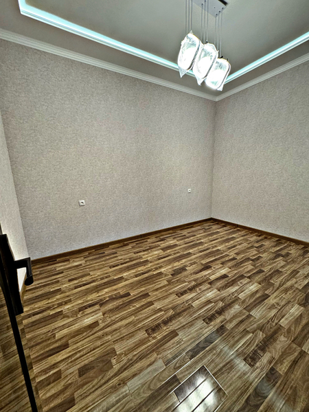 Tashkent Olmazor Qorasaroy k. 28 maktab ro’parasida