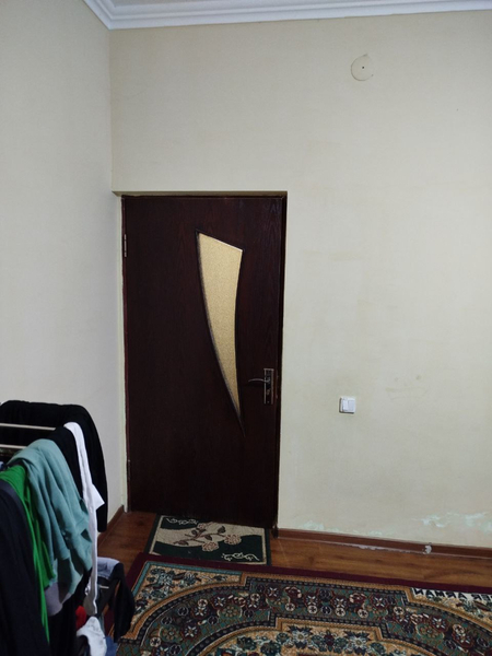 Asalobod 2 da 2.1.4 bankvskiy uy sotiladi 72kv oqip tel qlila