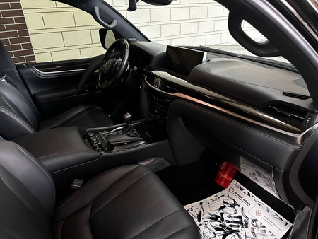 Продаётся: Lexus LX 570
