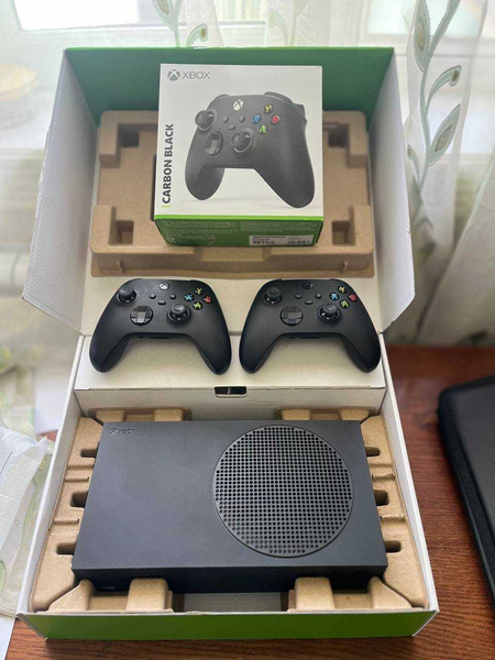 XBOX series s carbon black 1tb ssd
