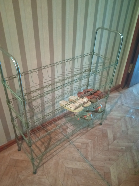 Полка для обуви в прихожей