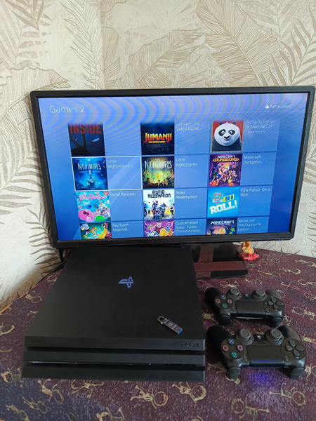 PS4 pro 1TB V:9.00+100 ta oyin ideal xolatda garantiya bor