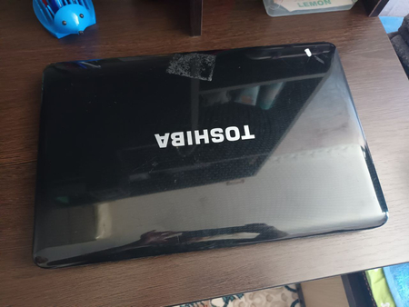 Notebook sotiladi