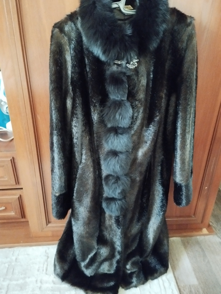 Шуба зимняя,почти новая