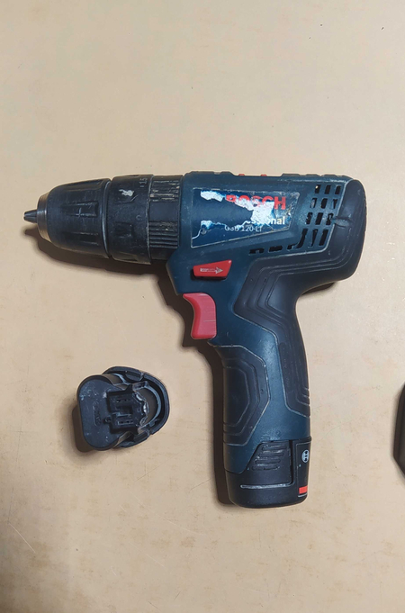 Шуруповерт Bosch GSR 120 LI, 12 В, LI-Ion 2.0 Ач.