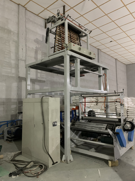 2 ta shnekli extruder sotiladi