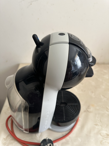 Капсульная кофемашина Delonghi Mini Me
