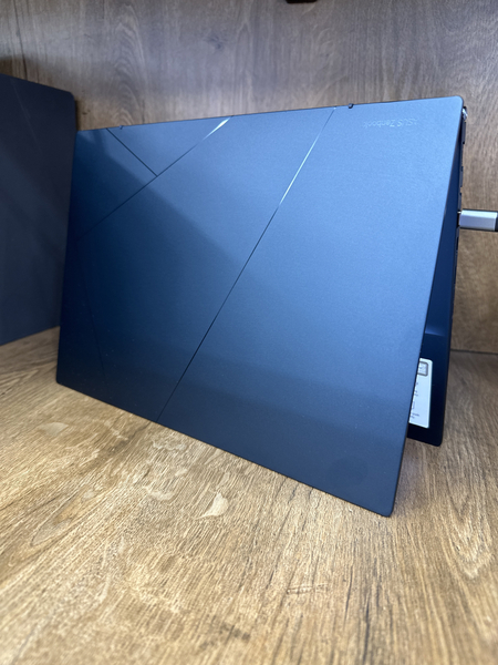 Asus zenbook Q410 почти новый i5-1240P OLED