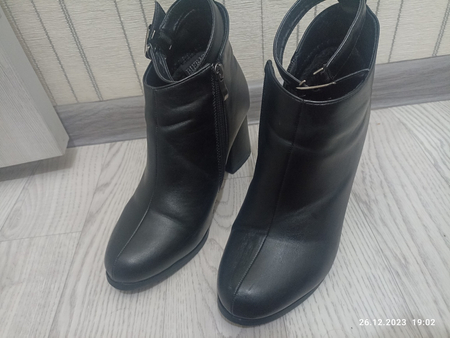 Продаются сапожки