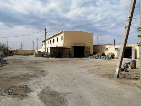 Urganch shaxrida Xonqa ko‘chasida 3700 m2 bino sotiladi