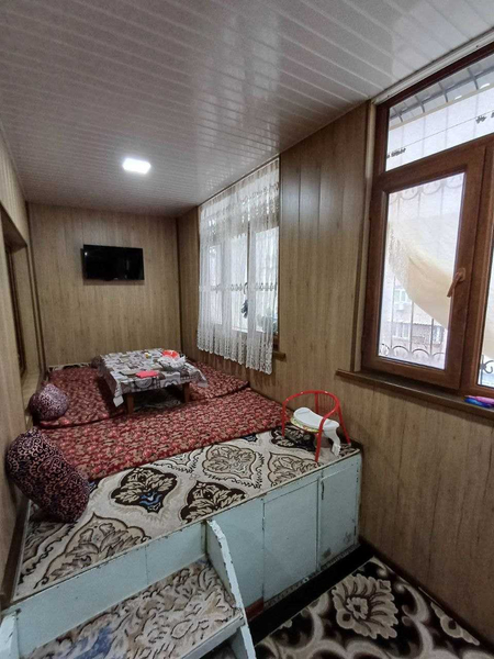 В Тинчлике 3х комнатная квартира на 4м этаже 5и этажного дома, 75 м2