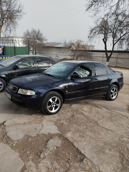 Audi  A4 1997-yil