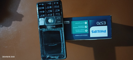 Phillips E750 NOKIA 210 телефон чотки имеи утган