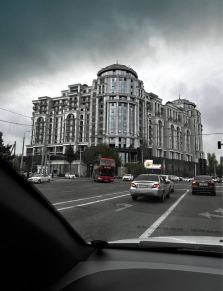 Бадамзар ЖК METROPOLIS Юнусабад Коробка 2-комнатная 70 м2 этаж9 Срочно