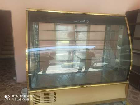 Витринны холодильник срочно сотлади