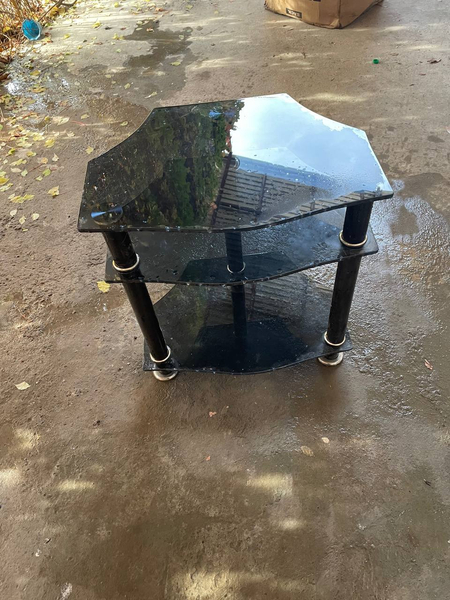 telvizor pod stavka