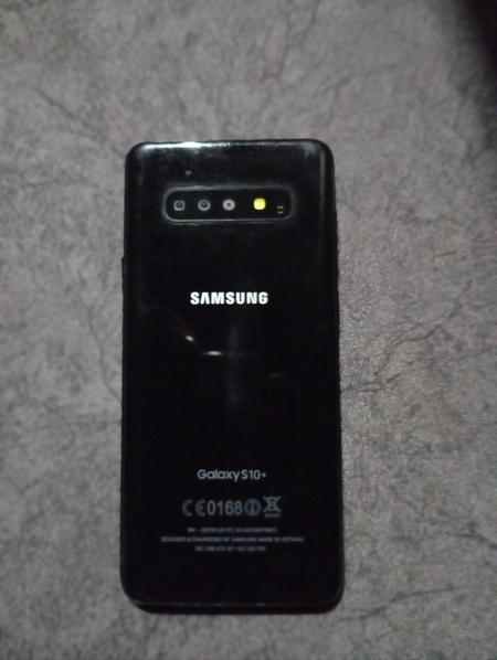 S 10+  xotira 1024 gb