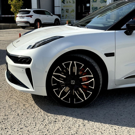 Zeek 001. You. Z sport. Зеекр 001. Z sport.