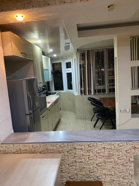 СРОЧНО ХАМЗА метро.  2 х комнатная сдается ! 450$