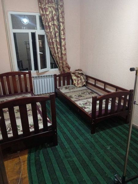 Sergeli 3 bekat 2 xonali hamma sharoitlar bor 350$ oila srochni