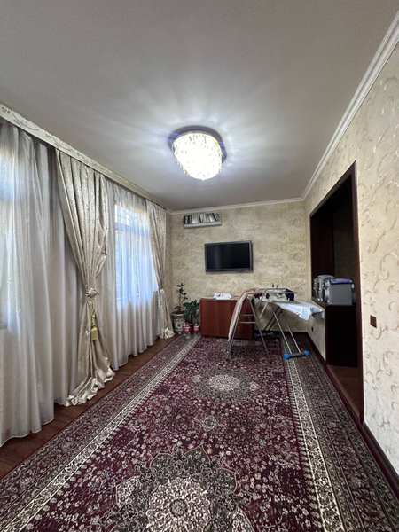 Чилонзор ц банкски 130 кв 165000уе