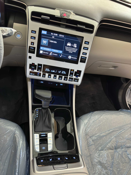 Hyundai Tucson 2 litr Full ideal holatda sotiladi