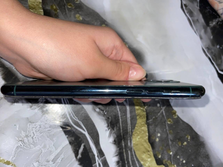 продаю IPhone 11 Pro