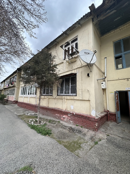 Продается 2-ух комнатная квартира на втором этаже