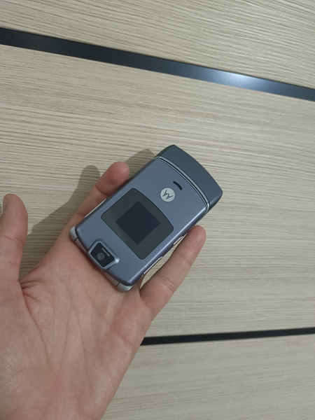 Motorola V3 Perfektum Rezr Xolati IDEAL.