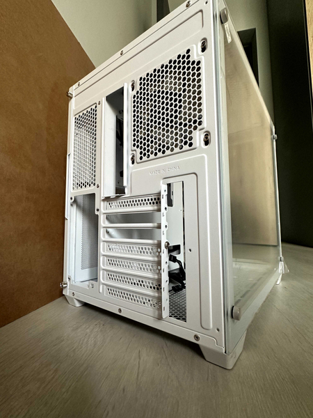 кейс Huntkey S980 TORNADO