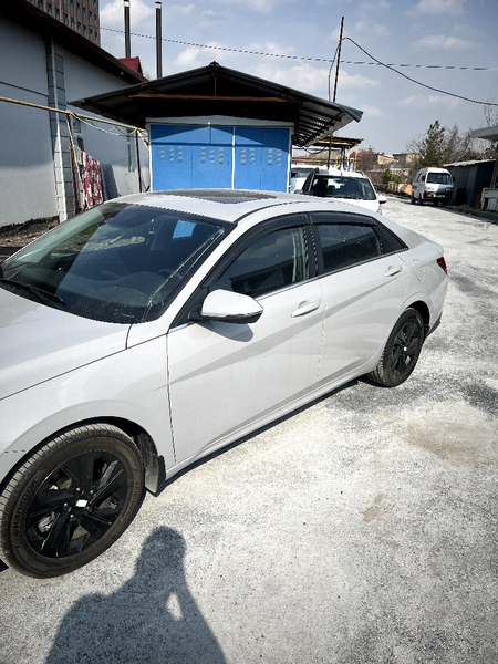 Hyundai Elantra 2023