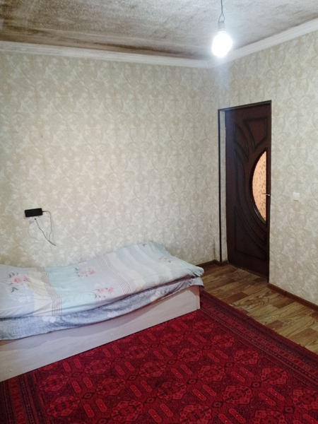 Uy sotiladi srocna gulbahorda 2 xona