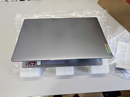 ПРОДАМ Lenovo IdeaPad Slim 3 15AMN8 Ноутбук Ryzen™ 5-7520U/8GB/512SSD.