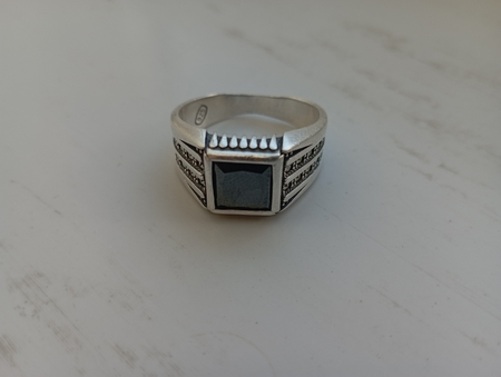 Серебряный кольцо