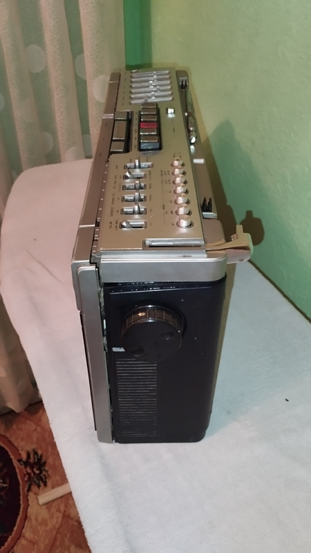 Продаю магнитофон SHARP GF-9090.