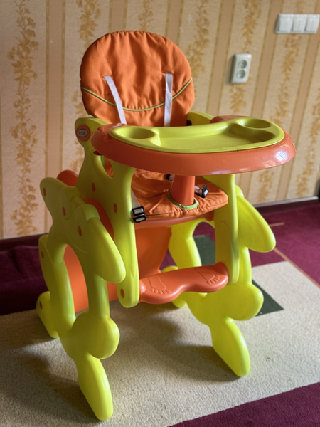 Detskiy stulchik sotiladi