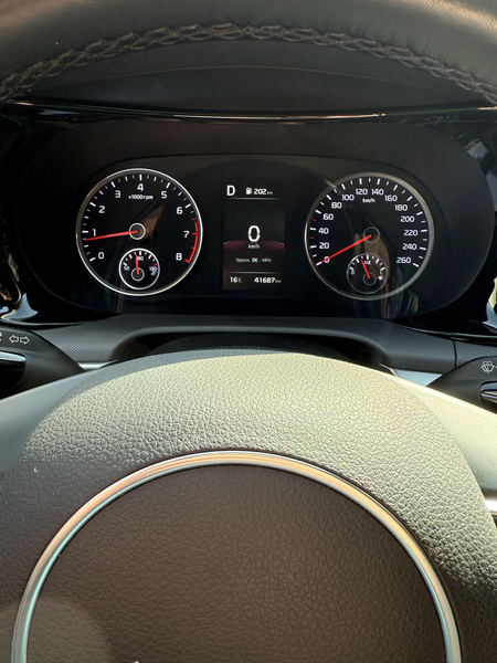Kia 5 2 pozetsya 22.500 y.e