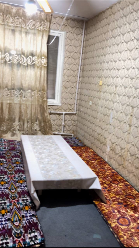 9 bozorni orqasida joylashga padezni dom 4-etaj 3 xonalik 5 etajka ba