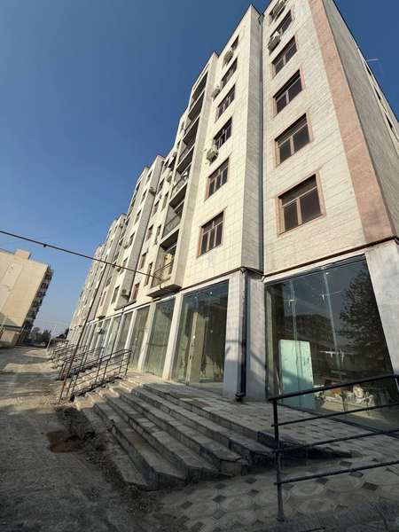 Maganzin 74.5kv sotiladi bonusga podval qoshib beramiz