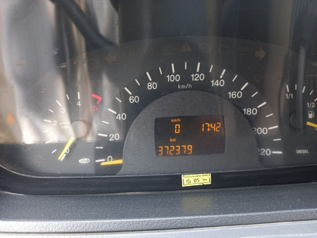 Mersadenz benz vito