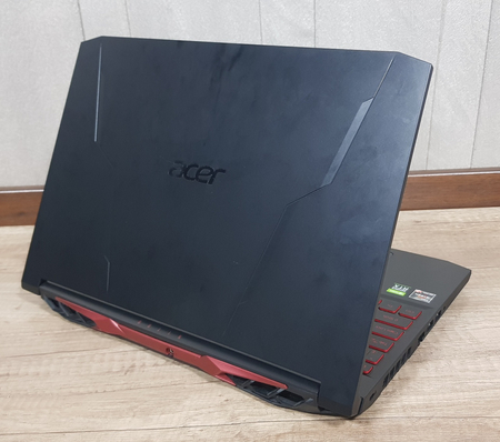 Acer Nitro 5 AMD R5-5600H 15.6